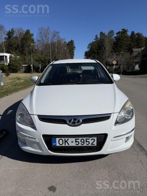 Белый Хендай i30 2009 в Рига, объемом двигателя 1.60 л и пробегом 275 тыс. км за 2100 €, фото 3 на AUTOMOTO.COM.LV