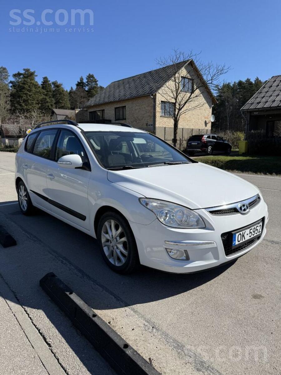 Белый Хендай i30 2009 в Рига, объемом двигателя 1.60 л и пробегом 275 тыс. км за 2100 €, фото 4 на AUTOMOTO.COM.LV