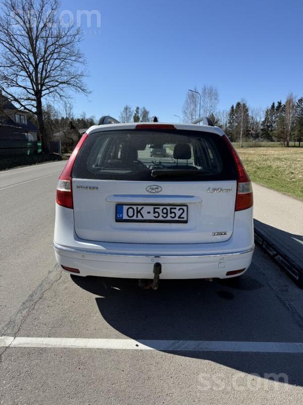 Balts Hyundai i30 2009 Rīga, ar dzinēja tilpumu 1.60 L un nobraukumu 275 tūkst. km par 2100 €, foto 5 vietnē AUTOMOTO.COM.LV