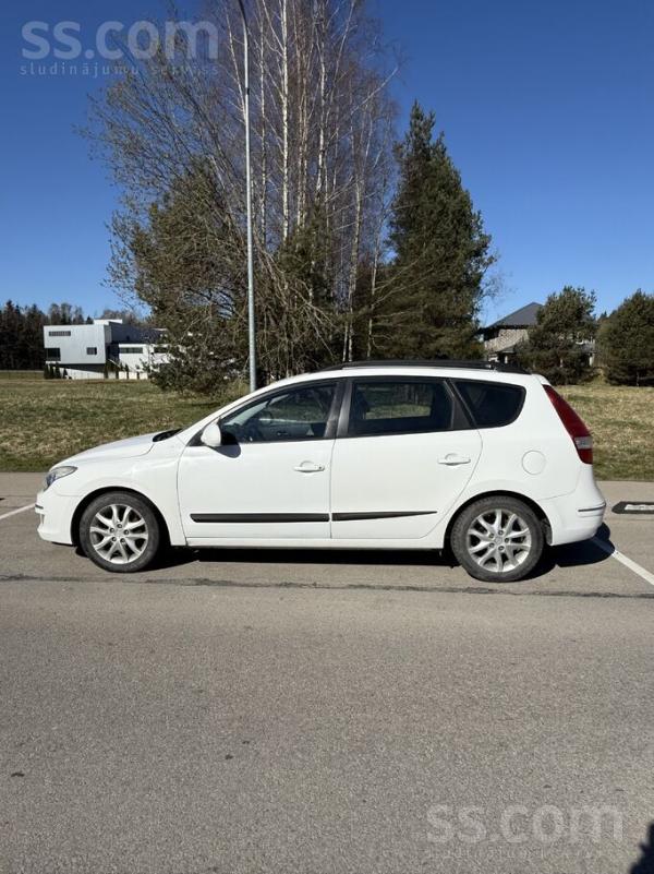 Balts Hyundai i30 2009 Rīga, ar dzinēja tilpumu 1.60 L un nobraukumu 275 tūkst. km par 2100 €, foto 7 vietnē AUTOMOTO.COM.LV