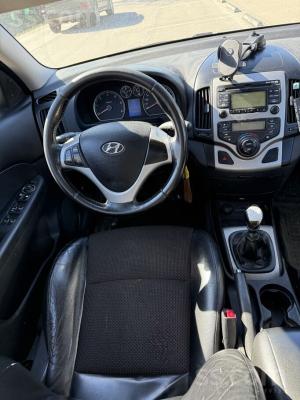 Белый Хендай i30 2009 в Рига, объемом двигателя 1.60 л и пробегом 275 тыс. км за 2100 €, фото 12 на AUTOMOTO.COM.LV