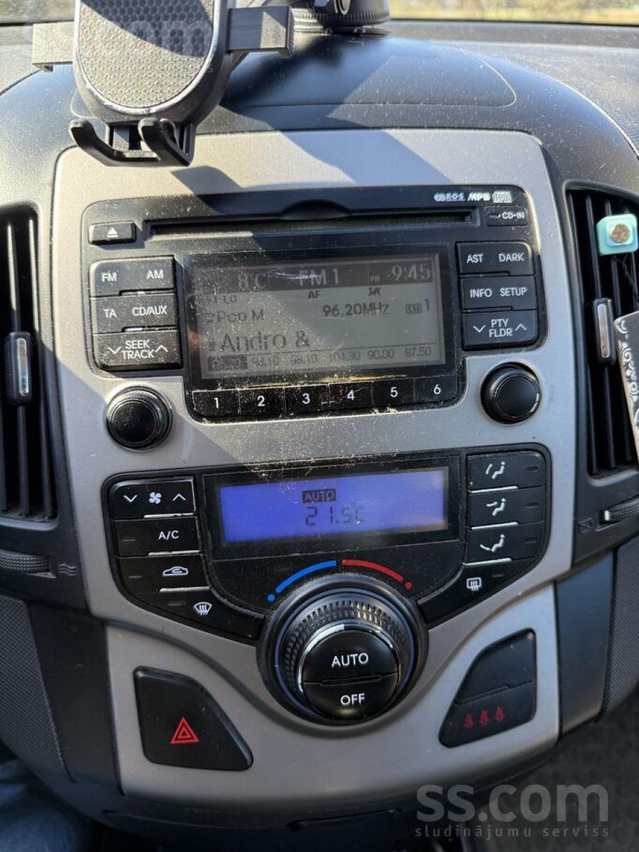 Белый Хендай i30 2009 в Рига, объемом двигателя 1.60 л и пробегом 275 тыс. км за 2100 €, фото 15 на AUTOMOTO.COM.LV