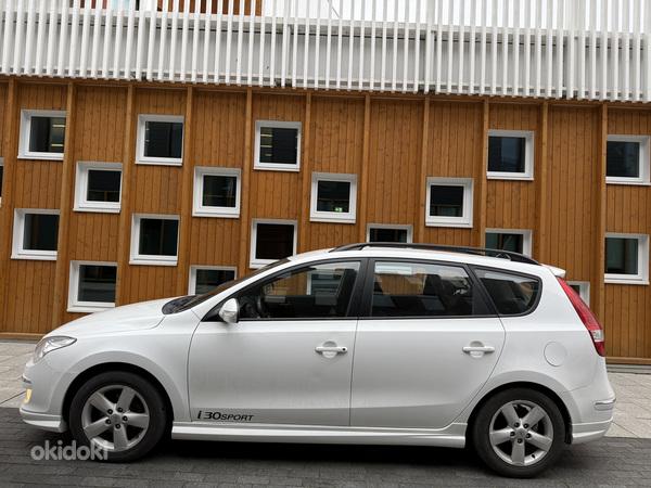 Balts Hyundai i30 2009 Narva, ar dzinēja tilpumu 2.00 L un nobraukumu 266 tūkst. km par 2400 €, foto 9 vietnē AUTOMOTO.COM.LV