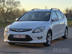 Balts Hyundai i30 2010 Liepāja, ar dzinēja tilpumu 1.60 L un nobraukumu 289 tūkst. km par 3250 €, foto  vietnē AUTOMOTO.COM.LV