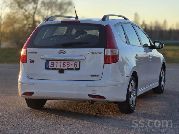 White Hyundai i30 2010 in Liepaja, with an engine capacity of 1.60 L and mileage of 289 thousand km for 3250 €, photo 6 on AUTOMOTO.COM.LV