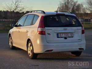 Белый Хендай i30 2010 в Лиепая, объемом двигателя 1.60 л и пробегом 289 тыс. км за 3250 €, фото 9 на AUTOMOTO.COM.LV