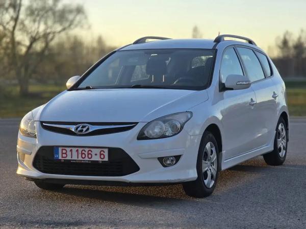 Balts Hyundai i30 2010 Grobiņa, ar dzinēja tilpumu 1.60 L un nobraukumu 289 tūkst. km par 3250 €, foto 1 vietnē AUTOMOTO.COM.LV