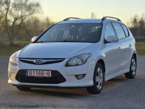 White Hyundai i30 2010 in Grobiņa, with an engine capacity of 1.60 L and mileage of 289 thousand km for 3250 €, photo  on AUTOMOTO.COM.LV