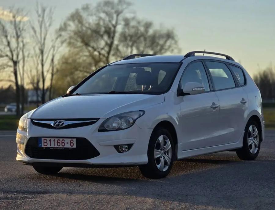 Белый Хендай i30 2010 в Гробиня, объемом двигателя 1.60 л и пробегом 289 тыс. км за 3250 €, фото 3 на AUTOMOTO.COM.LV