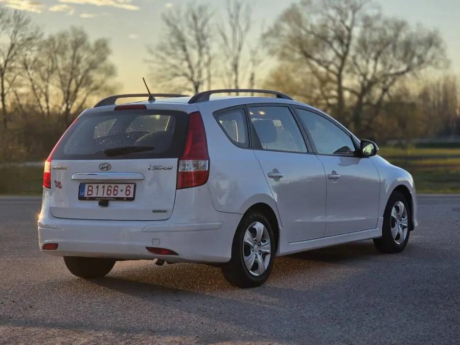Белый Хендай i30 2010 в Гробиня, объемом двигателя 1.60 л и пробегом 289 тыс. км за 3250 €, фото 6 на AUTOMOTO.COM.LV