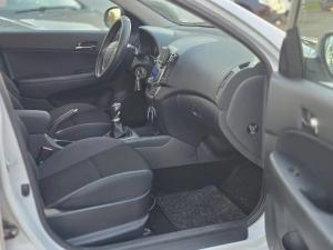 Белый Хендай i30 2010 в Гробиня, объемом двигателя 1.60 л и пробегом 289 тыс. км за 3250 €, фото 15 на AUTOMOTO.COM.LV
