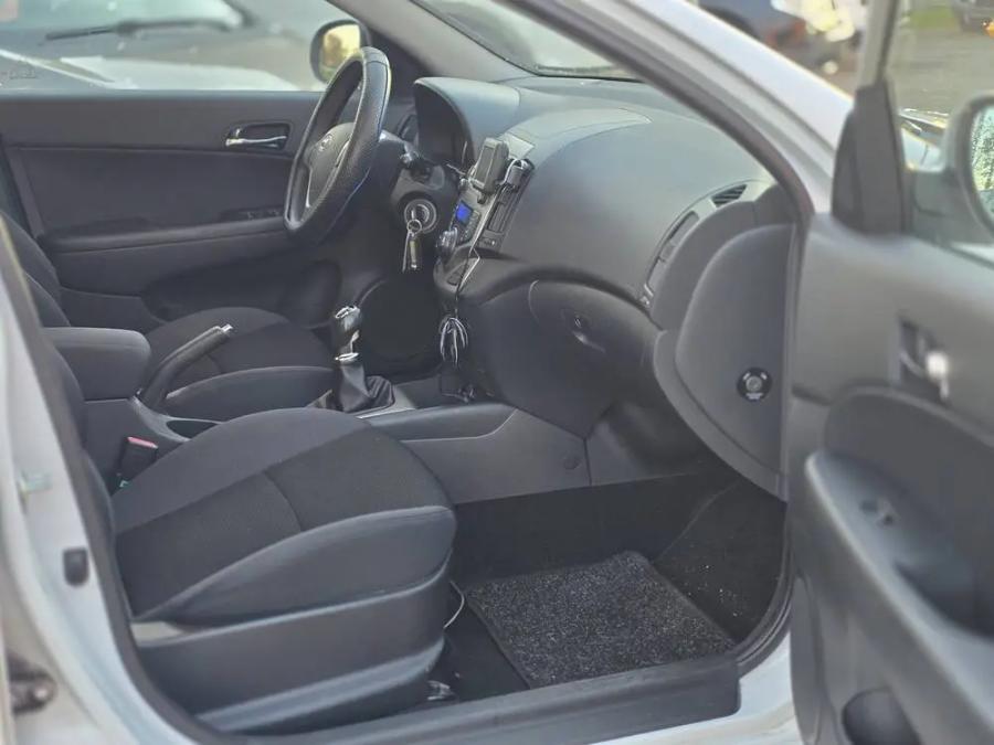 Белый Хендай i30 2010 в Гробиня, объемом двигателя 1.60 л и пробегом 289 тыс. км за 3250 €, фото 15 на AUTOMOTO.COM.LV