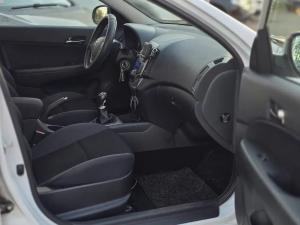Белый Хендай i30 2010 в Гробиня, объемом двигателя 1.60 л и пробегом 289 тыс. км за 3250 €, фото 16 на AUTOMOTO.COM.LV