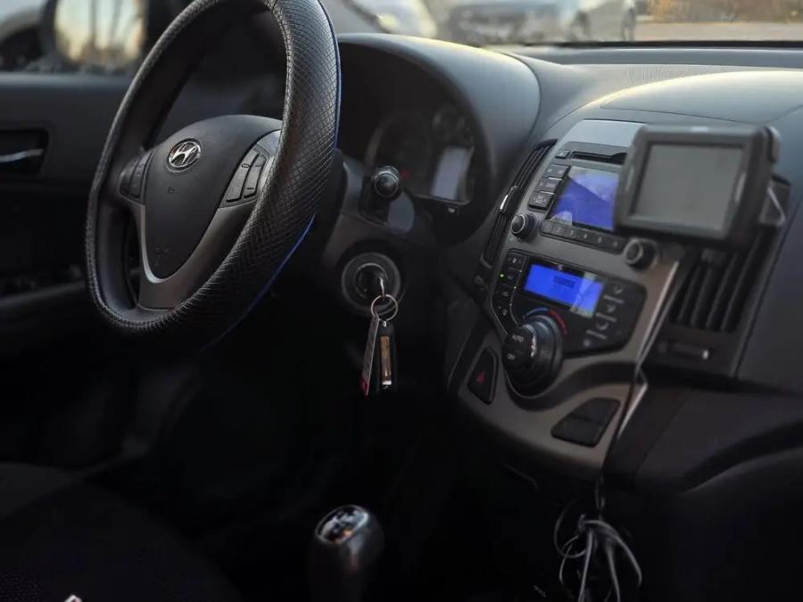 Белый Хендай i30 2010 в Гробиня, объемом двигателя 1.60 л и пробегом 289 тыс. км за 3250 €, фото 18 на AUTOMOTO.COM.LV