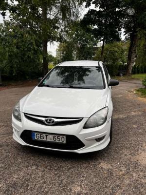 Белый Хендай i30 2010 в Каунас, объемом двигателя 1.60 л и пробегом 253 тыс. км за 800 €, фото  на AUTOMOTO.COM.LV