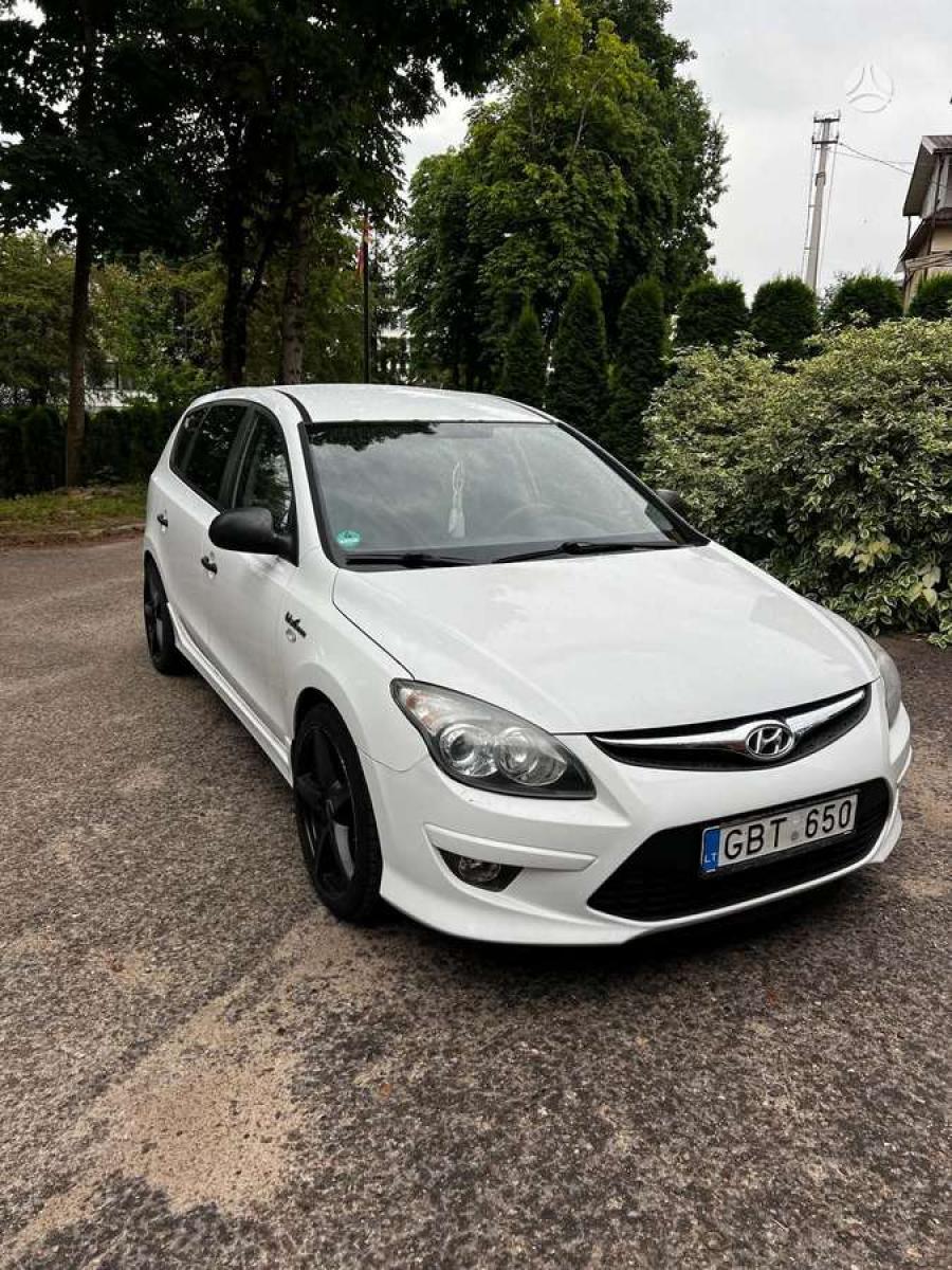 Белый Хендай i30 2010 в Каунас, объемом двигателя 1.60 л и пробегом 253 тыс. км за 800 €, фото 4 на AUTOMOTO.COM.LV