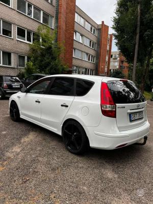 Белый Хендай i30 2010 в Каунас, объемом двигателя 1.60 л и пробегом 253 тыс. км за 800 €, фото 7 на AUTOMOTO.COM.LV