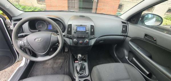 Белый Хендай i30 2010 в Каунас, объемом двигателя 1.60 л и пробегом 253 тыс. км за 800 €, фото 10 на AUTOMOTO.COM.LV