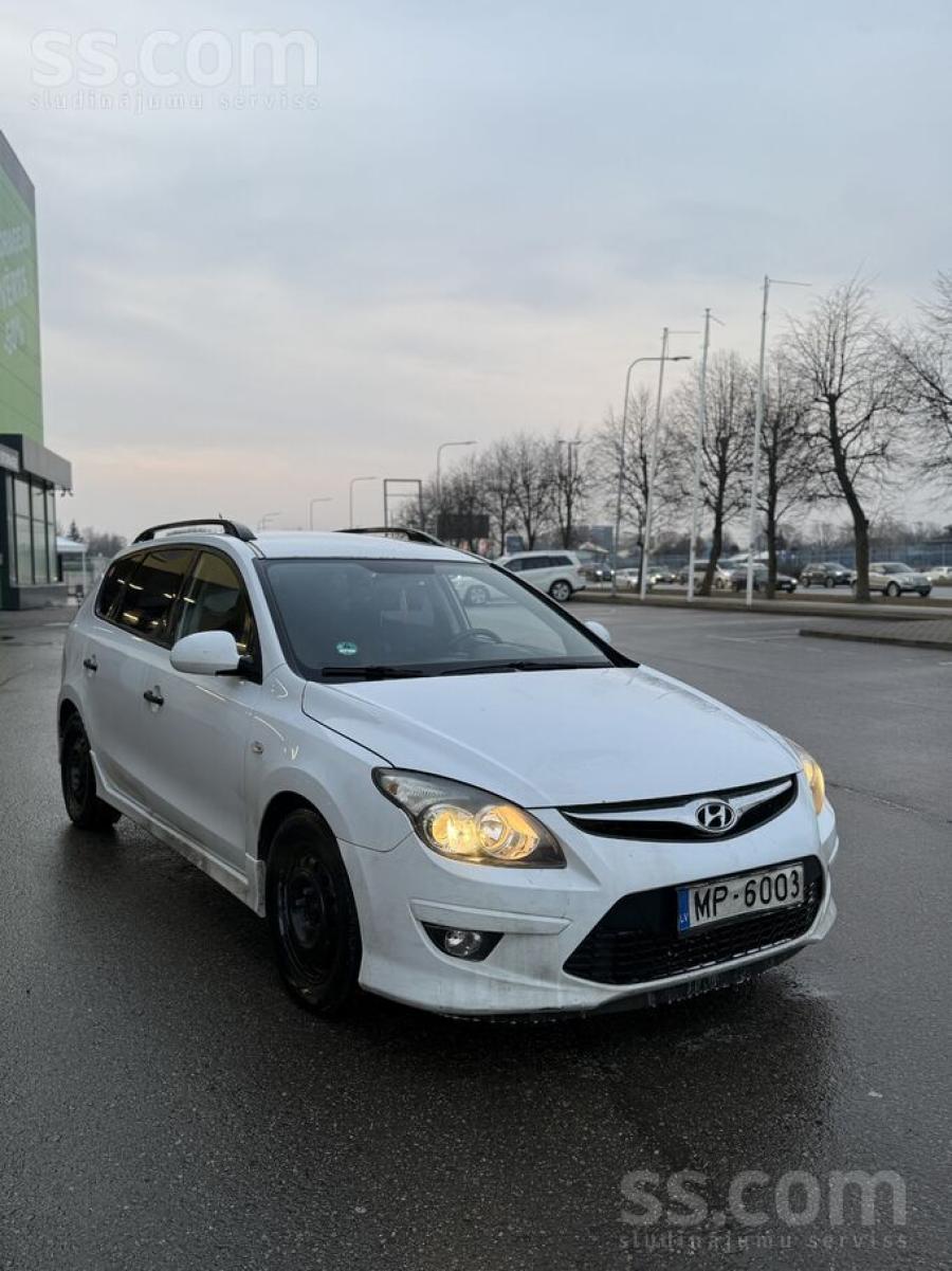 Белый Хендай i30 2010 в Рига, объемом двигателя 1.60 л и пробегом 321 тыс. км за 2500 €, фото 8 на AUTOMOTO.COM.LV