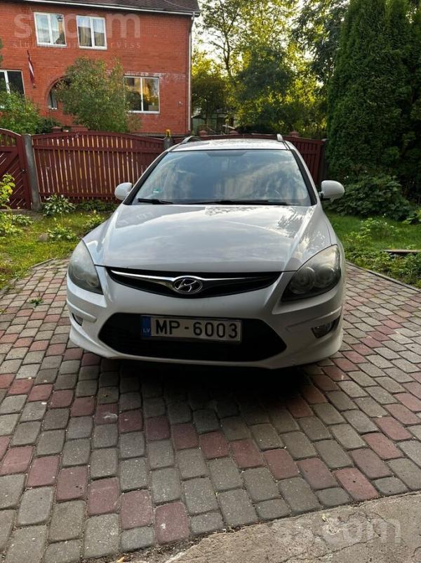 Хендай i30 2010 в Рига на AUTOMOTO.COM.LV Белый Хендай i30 2010 в Рига, объемом двигателя 1.60 л и пробегом 318 тыс. км за 1450 €, фото 6 на AUTOMOTO.COM.LV