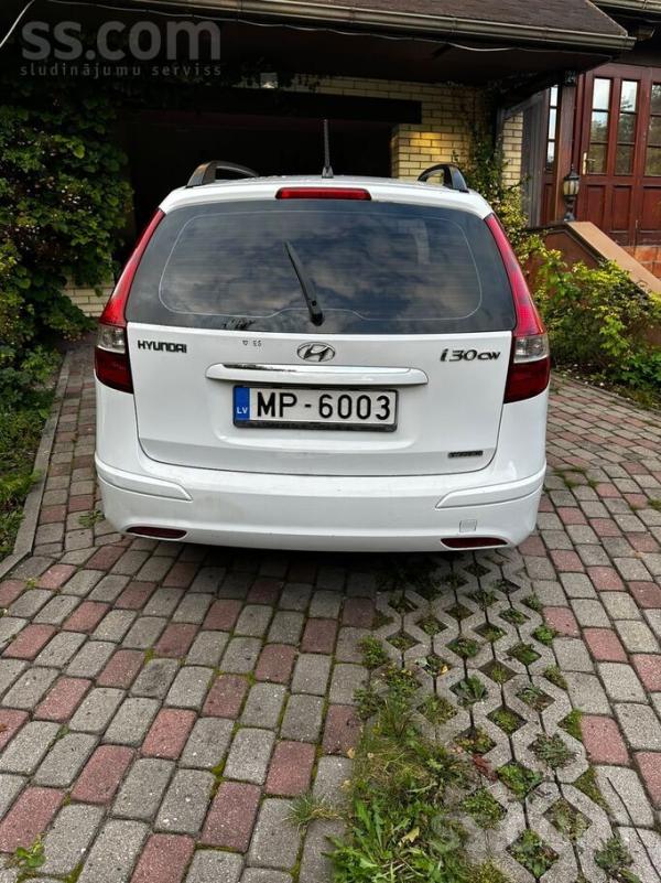 Хендай i30 2010 в Рига на AUTOMOTO.COM.LV Белый Хендай i30 2010 в Рига, объемом двигателя 1.60 л и пробегом 318 тыс. км за 1450 €, фото 7 на AUTOMOTO.COM.LV