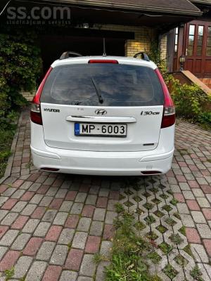 White Hyundai i30 2010 in Riga, with an engine capacity of 1.60 L and mileage of 318 thousand km for 1450 €, photo 7 on AUTOMOTO.COM.LV