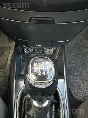 White Hyundai i30 2010 in Riga, with an engine capacity of 1.60 L and mileage of 318 thousand km for 1450 €, photo 11 on AUTOMOTO.COM.LV