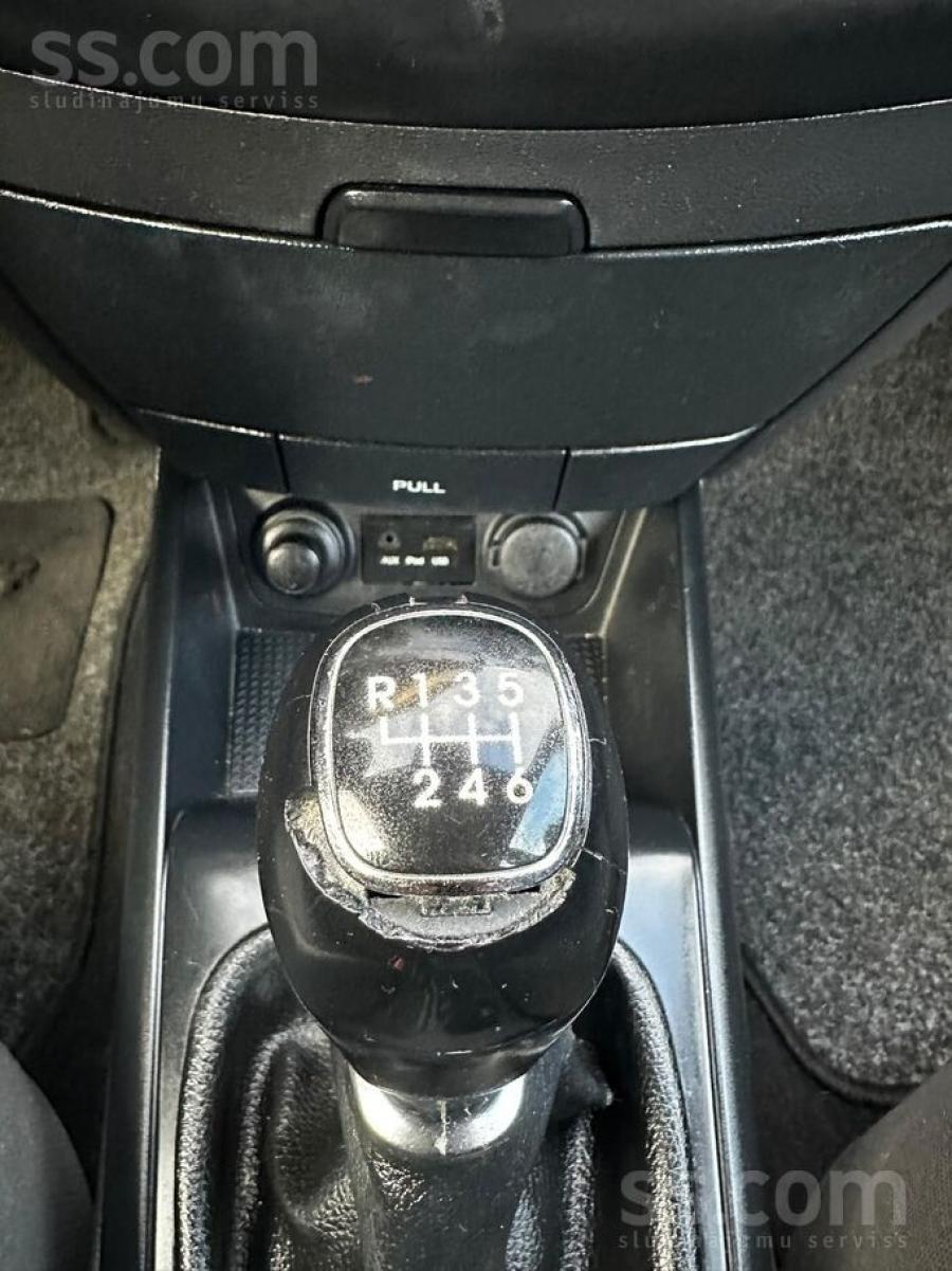White Hyundai i30 2010 in Riga, with an engine capacity of 1.60 L and mileage of 318 thousand km for 1450 €, photo 11 on AUTOMOTO.COM.LV