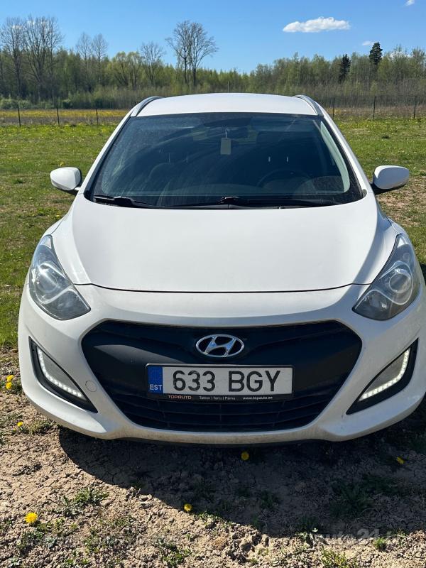 White Hyundai i30 2012 in Tallinn, with an engine capacity of 1.60 L and mileage of 372 thousand km for 3700 €, photo 2 on AUTOMOTO.COM.LV
