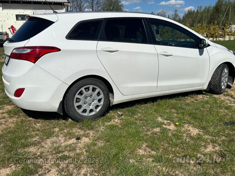 Белый Хендай i30 2012 в Таллин, объемом двигателя 1.60 л и пробегом 372 тыс. км за 3700 €, фото 6 на AUTOMOTO.COM.LV