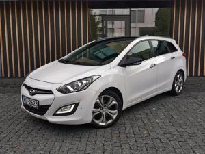 White Hyundai i30 2012 in Riga, with an engine capacity of 1.60 L and mileage of 179 thousand km for 6750 €, photo  on AUTOMOTO.COM.LV