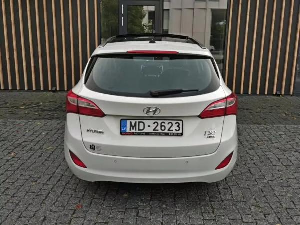 White Hyundai i30 2012 in Riga, with an engine capacity of 1.60 L and mileage of 179 thousand km for 6750 €, photo 6 on AUTOMOTO.COM.LV