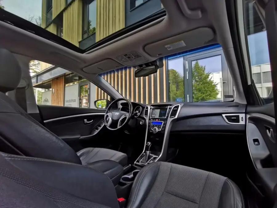 White Hyundai i30 2012 in Riga, with an engine capacity of 1.60 L and mileage of 179 thousand km for 6750 €, photo 11 on AUTOMOTO.COM.LV