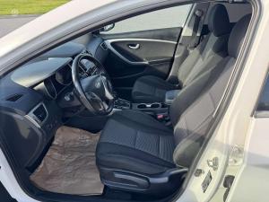 White Hyundai i30 2013 in Telschi, with an engine capacity of 1.58 L and mileage of 229 thousand km for 4500 €, photo 15 on AUTOMOTO.COM.LV