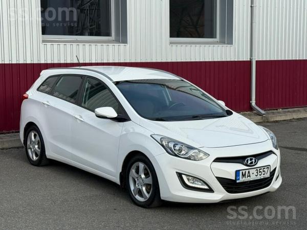 White Hyundai i30 2014 in Riga, with an engine capacity of 1.60 L and mileage of 282 thousand km for 3990 €, photo 1 on AUTOMOTO.COM.LV