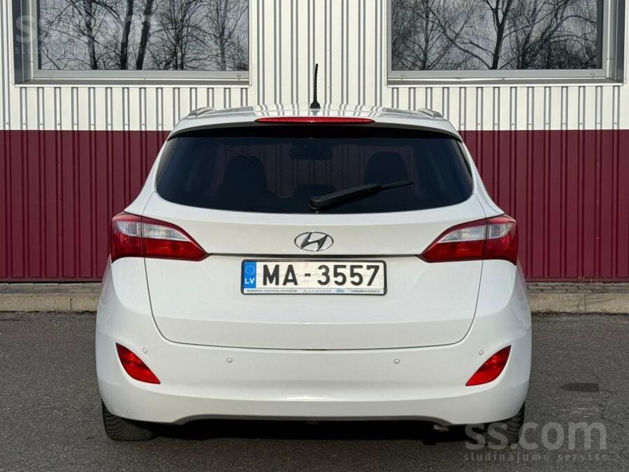 Белый Хендай i30 2014 в Рига, объемом двигателя 1.60 л и пробегом 282 тыс. км за 3990 €, фото 7 на AUTOMOTO.COM.LV