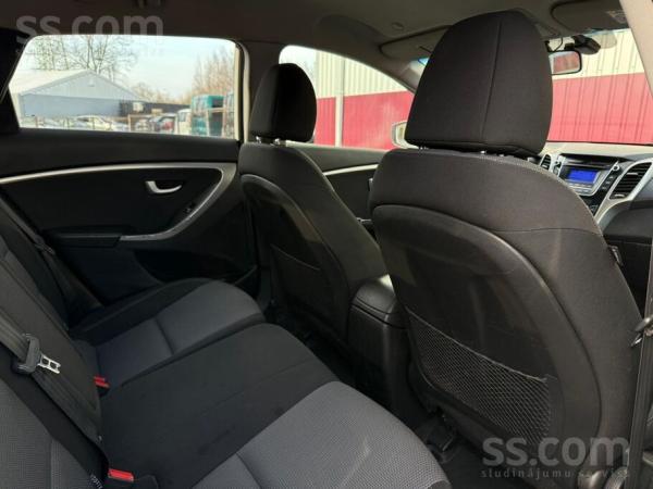 White Hyundai i30 2014 in Riga, with an engine capacity of 1.60 L and mileage of 282 thousand km for 3990 €, photo 10 on AUTOMOTO.COM.LV
