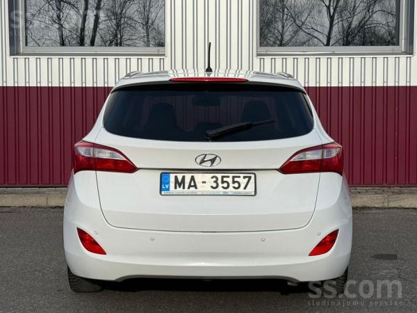 White Hyundai i30 2014 in Riga, with an engine capacity of 1.60 L and mileage of 282 thousand km for 3990 €, photo 6 on AUTOMOTO.COM.LV