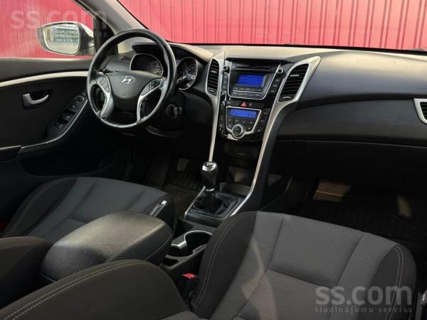 White Hyundai i30 2014 in Riga, with an engine capacity of 1.60 L and mileage of 282 thousand km for 3990 €, photo 7 on AUTOMOTO.COM.LV