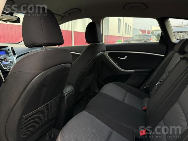 White Hyundai i30 2014 in Riga, with an engine capacity of 1.60 L and mileage of 282 thousand km for 3990 €, photo 9 on AUTOMOTO.COM.LV