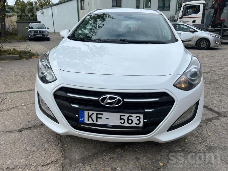 Balts Hyundai i30 2015 Rīga, ar dzinēja tilpumu 1.40 L un nobraukumu 272 tūkst. km par 2800 €, foto 5 vietnē AUTOMOTO.COM.LV