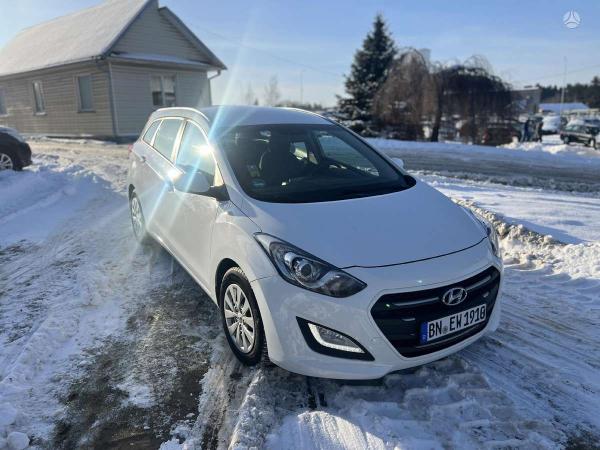 Balts Hyundai i30 2016 Utena, ar dzinēja tilpumu 1.58 L un nobraukumu 300 tūkst. km par 4350 €, foto 3 vietnē AUTOMOTO.COM.LV