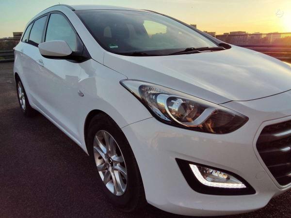White Hyundai i30 2016 in Vilnius, with an engine capacity of 1.59 L and mileage of 179 thousand km for 5650 €, photo 2 on AUTOMOTO.COM.LV