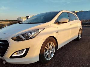 White Hyundai i30 2016 in Vilnius, with an engine capacity of 1.59 L and mileage of 179 thousand km for 5650 €, photo 5 on AUTOMOTO.COM.LV