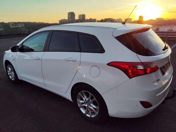 White Hyundai i30 2016 in Vilnius, with an engine capacity of 1.59 L and mileage of 179 thousand km for 5650 €, photo 5 on AUTOMOTO.COM.LV