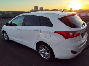 White Hyundai i30 2016 in Vilnius, with an engine capacity of 1.59 L and mileage of 179 thousand km for 5650 €, photo 6 on AUTOMOTO.COM.LV