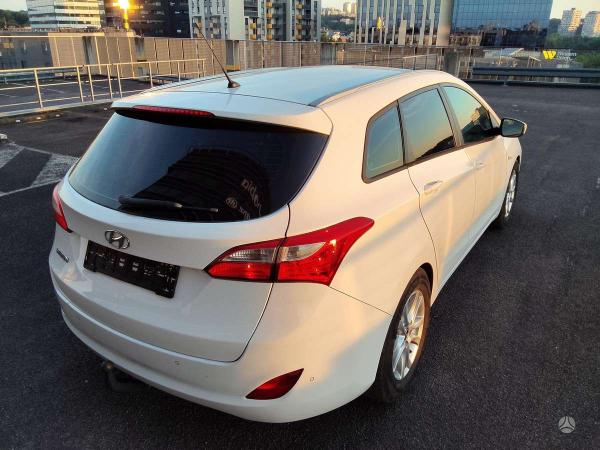 White Hyundai i30 2016 in Vilnius, with an engine capacity of 1.59 L and mileage of 179 thousand km for 5650 €, photo 8 on AUTOMOTO.COM.LV
