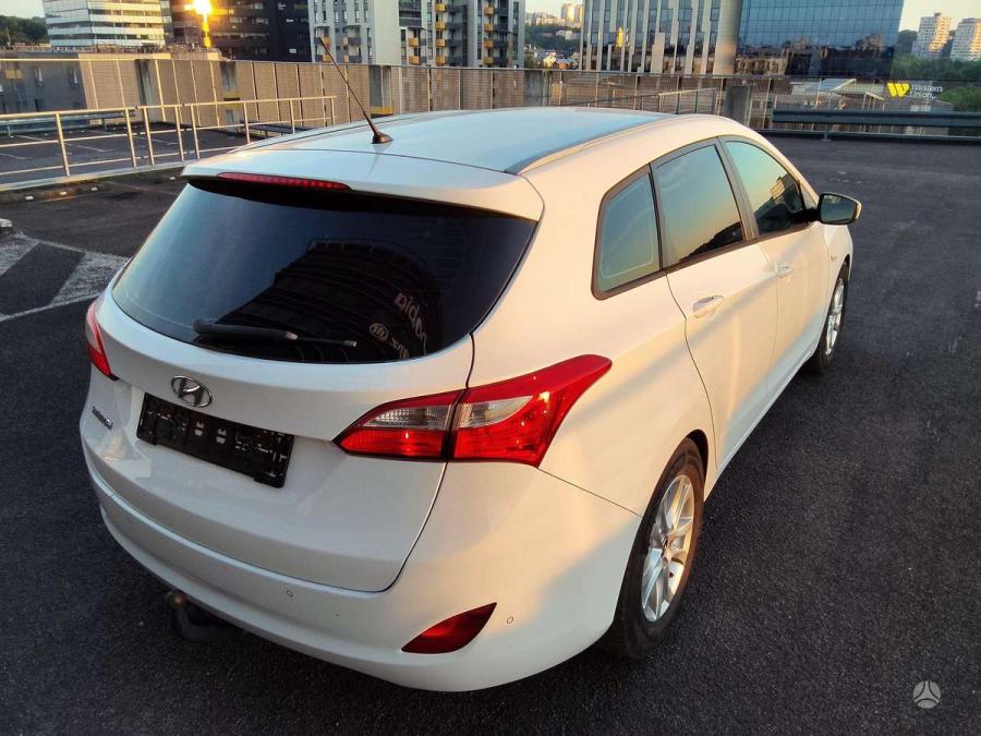 White Hyundai i30 2016 in Vilnius, with an engine capacity of 1.59 L and mileage of 179 thousand km for 5650 €, photo 9 on AUTOMOTO.COM.LV