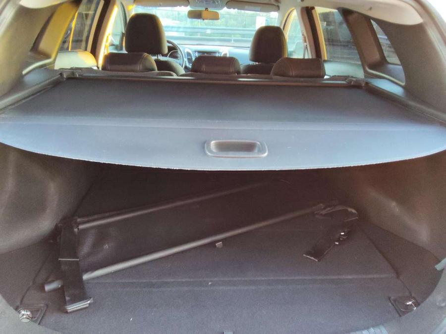 White Hyundai i30 2016 in Vilnius, with an engine capacity of 1.59 L and mileage of 179 thousand km for 5650 €, photo 14 on AUTOMOTO.COM.LV