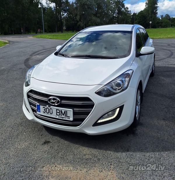 White Hyundai i30 2016 in Paide, with an engine capacity of 1.60 L and mileage of 186 thousand km for 5300 €, photo 1 on AUTOMOTO.COM.LV